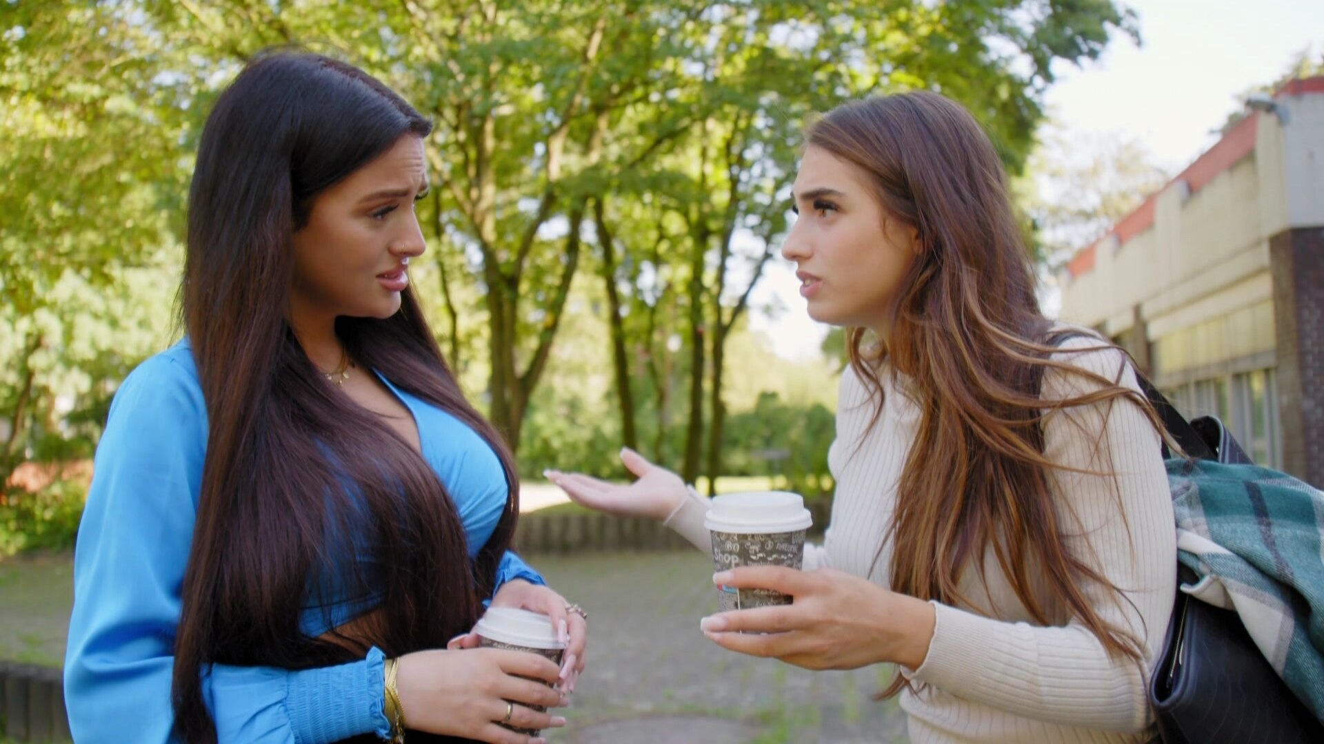 Ist Emma in ihren Chef verliebt? (Video) - Köln 50667 - RTLZWEI