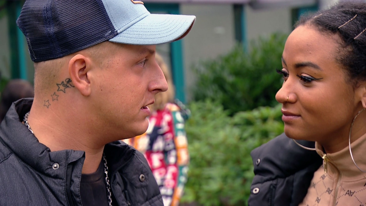 Alexa erpresst Felix (Video) - Krass Schule - Die jungen Lehrer - RTLZWEI