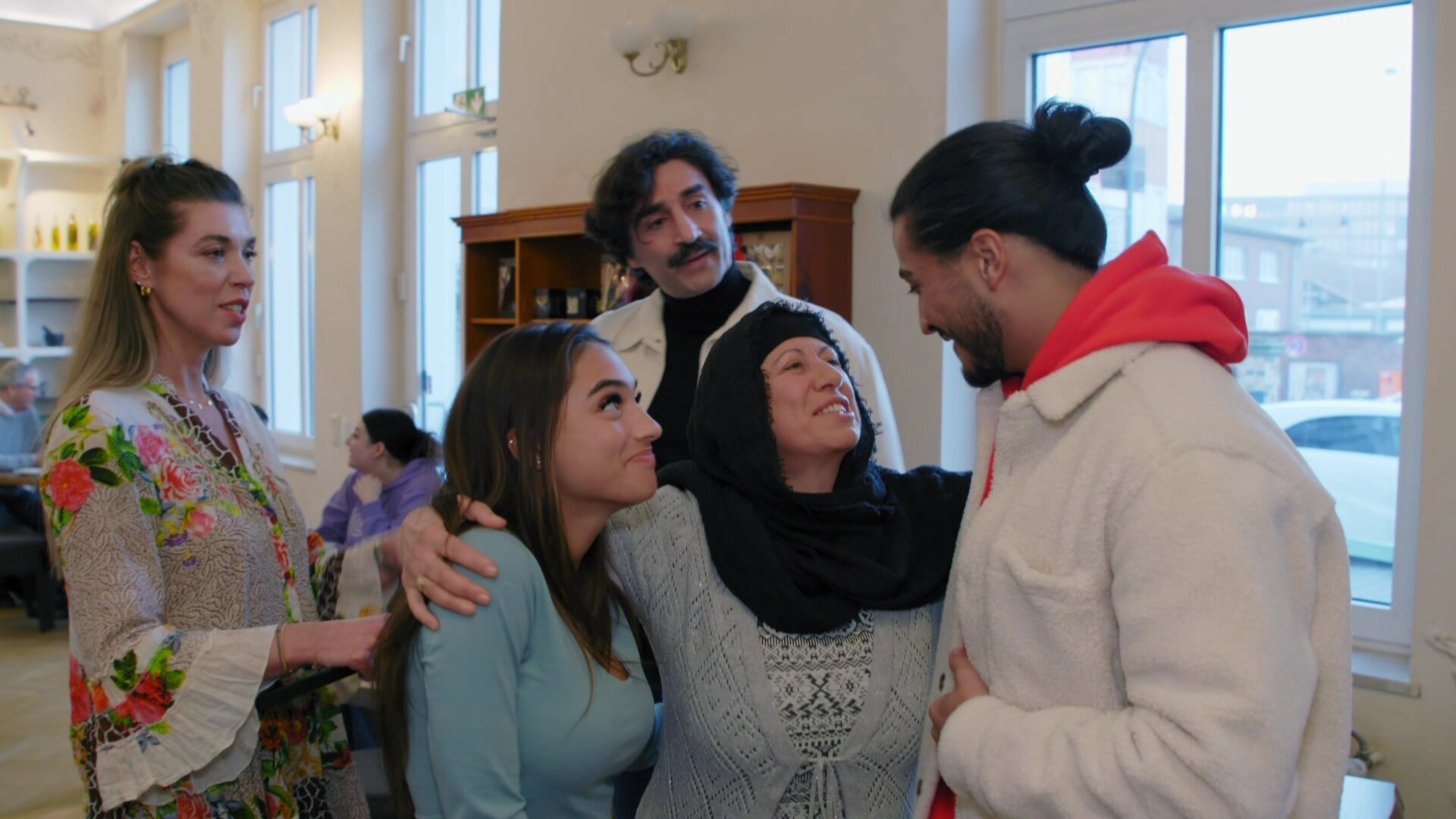 Ayse blockt ab (Video) - Köln 50667 - RTLZWEI