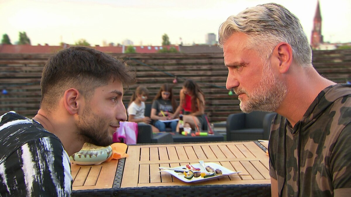 Dean verabschiedet sich von seiner Familie (Video) - Berlin - Tag ...