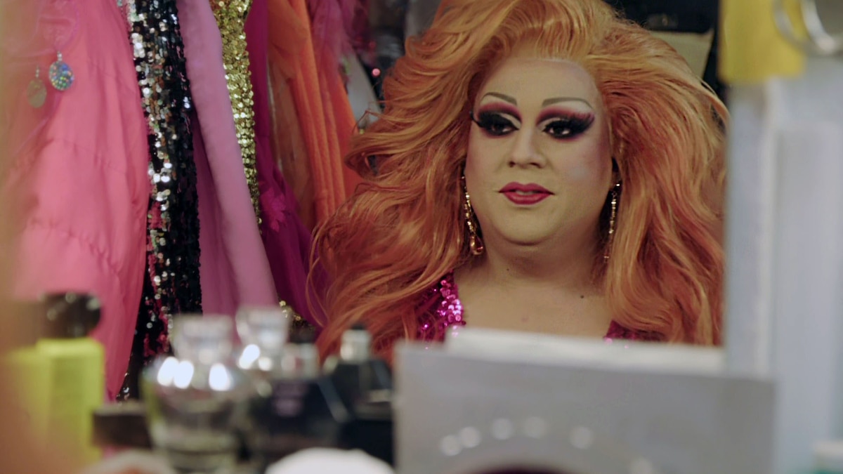 Kevins Auftritt als Drag Queen nach Hodenkrebsdiagnose (Video ...