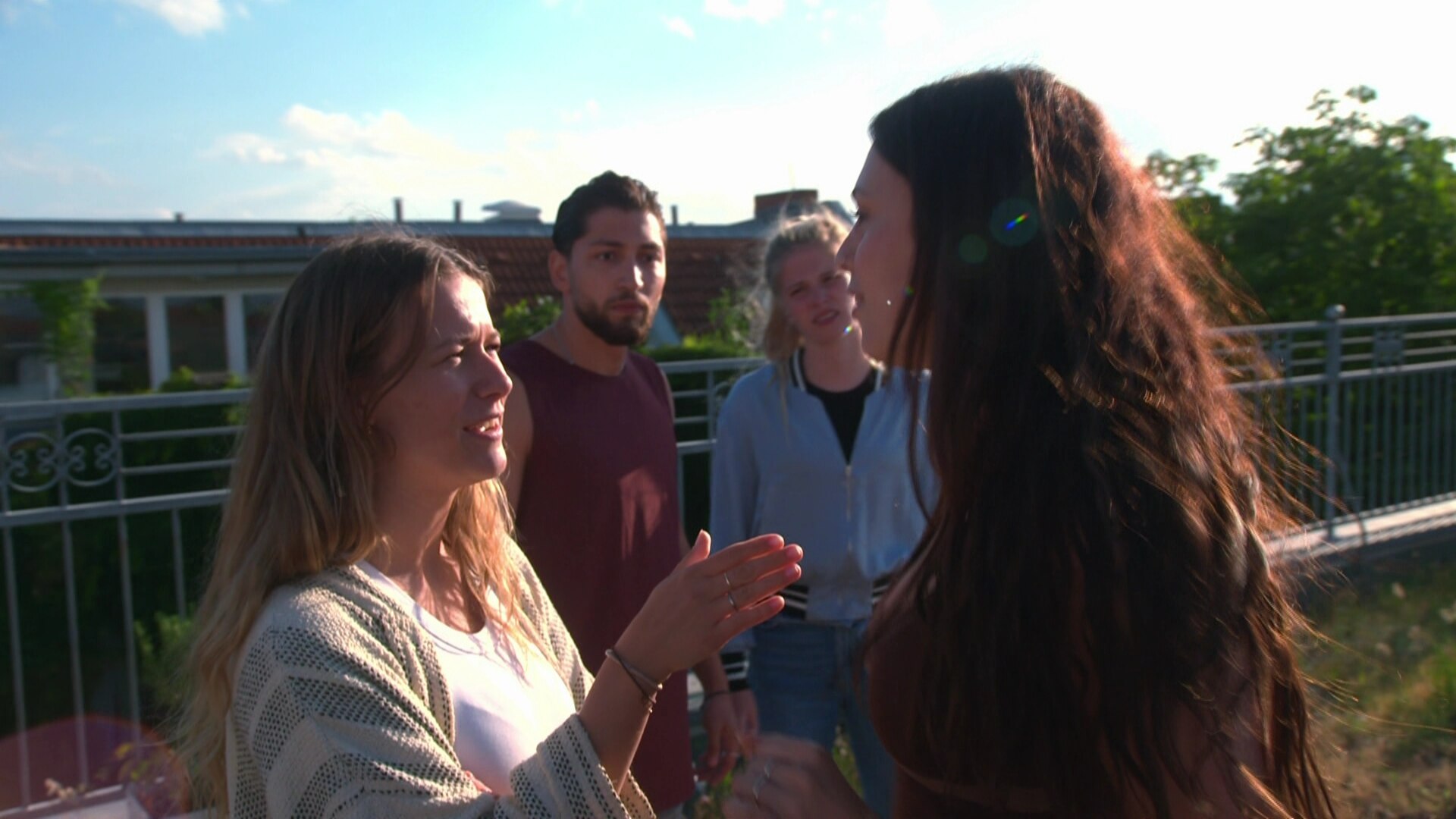 Zickenkrieg bei Olivia und Leni! (Video) - Berlin - Tag & Nacht - RTLZWEI