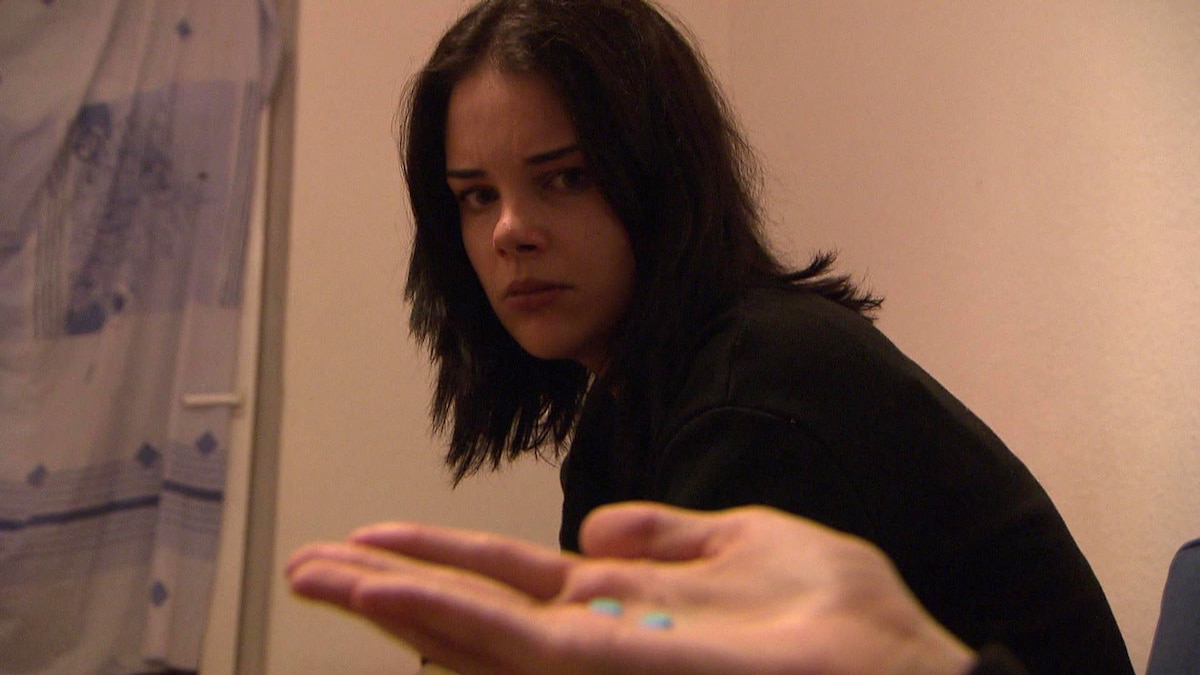 Zoe zurück in der Drogenhölle (Video) - Berlin - Tag & Nacht - RTLZWEI